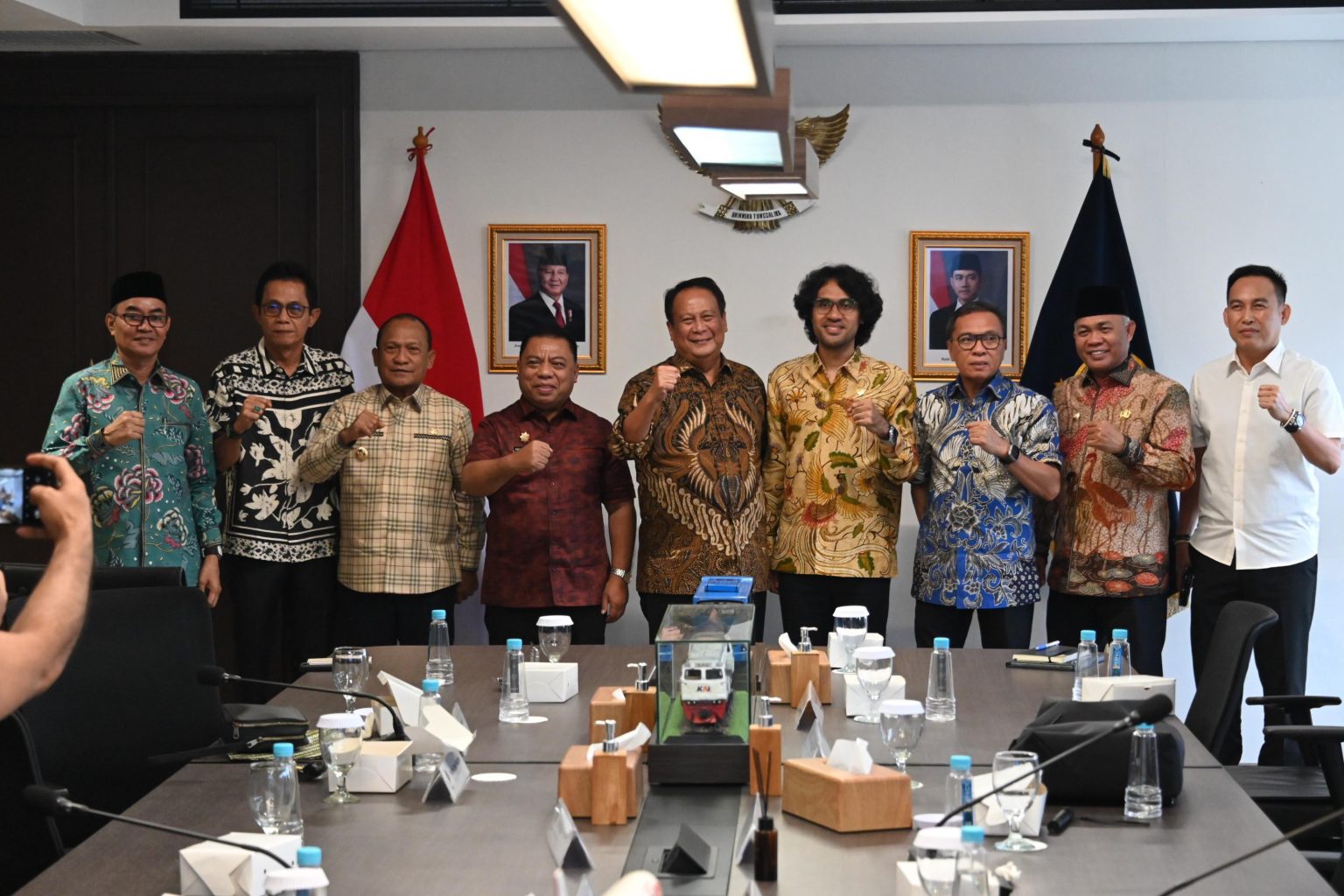 BUPATI IKRAM MALAN SANGADJI AUDIENS DENGAN WAKIL MENTRI PERHUBUNGAN ...